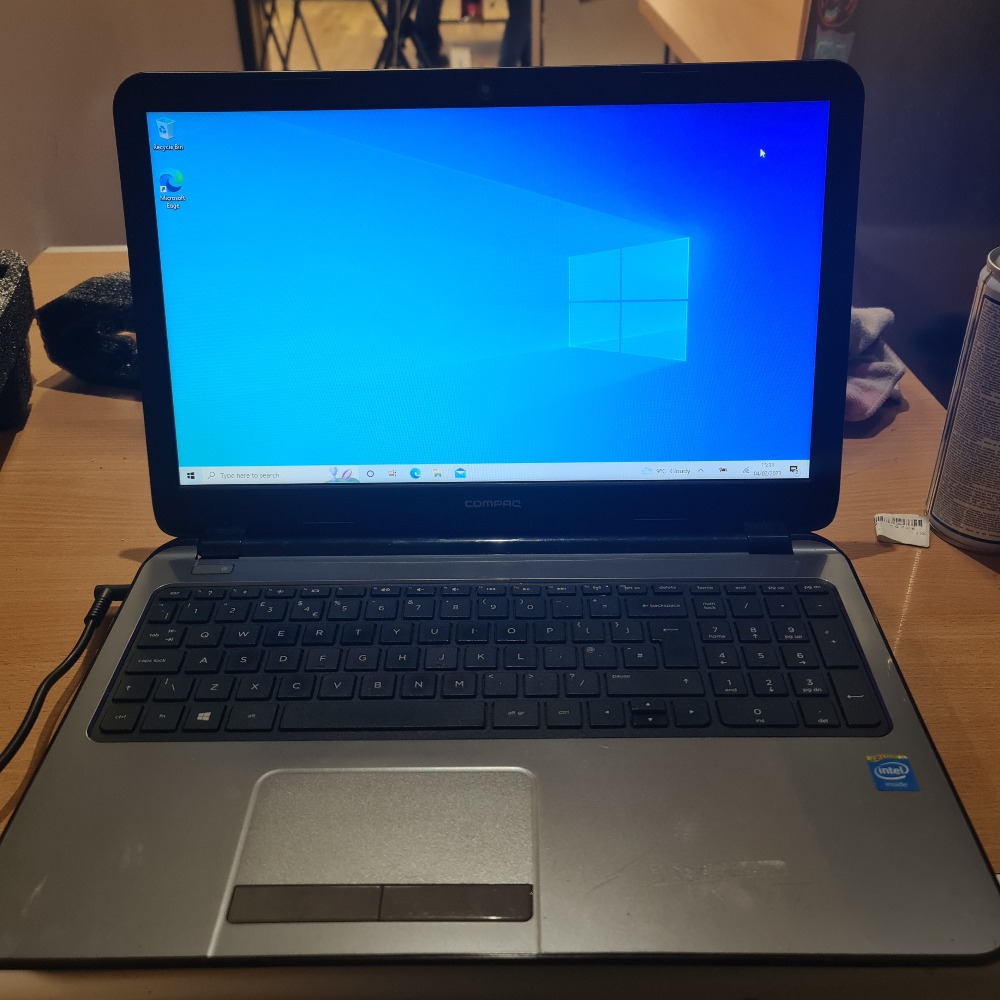 Pre-owned Compaq AR5B125 - N2840 8GB 1TB Windows 10 - Own4Less
